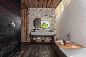 OLA HOUSE Uluwatu Bespoke 2 BR with Salt Water Pool 10 minutes to Best ...