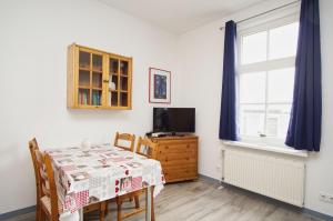 im Zentrum gelegenes 1-Raum-Apartment - Haus Rugier FeWo 02, Göhren ...