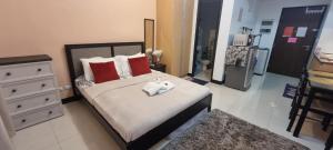 MS PASAY HOMESTAY STUDIO in 101 NEWPORT BLVD, FREE NETFLIX near AIRPORT NAIA T3, SAVOY & BELMONT ...