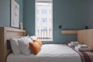 Bob W Tower Hill Studios, London (updated prices 2025)