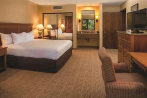 DoubleTree by Hilton Seattle Airport, SeaTac (updated prices 2025)