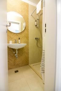 JAD Luxury 3 Rooms & 2 Rooms Apartments Urban Plaza, Braşov (updated ...