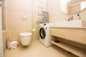 JAD Luxury 3 Rooms & 2 Rooms Apartments Urban Plaza, Braşov (updated ...