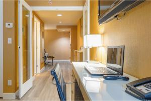 Executive Plaza Hotel & Conference Centre, Metro Vancouver, Coquitlam ...