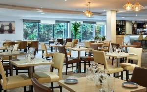 Leonardo London Heathrow Airport, Hillingdon – Updated 2023 Prices