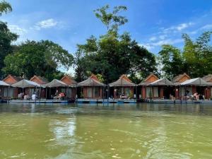 m&r house, Muang Fuang (updated prices 2025)