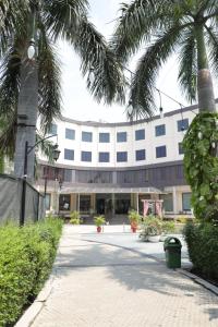 Chinmay Hotel & Resort, Lucknow (updated prices 2025)