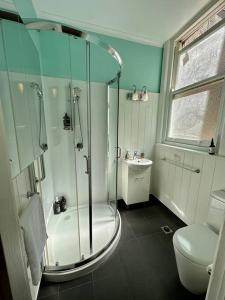 Chic 1-Bed unit at Potts Point, Sydney (updated prices 2025)