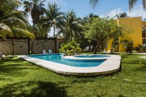 Marysol D8 beachfront next to nomads, Isla Mujeres (updated prices 2025)