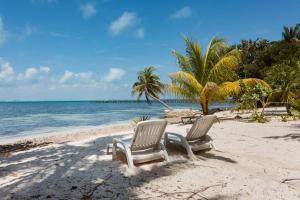 Marysol D8 beachfront next to nomads, Isla Mujeres (updated prices 2024)