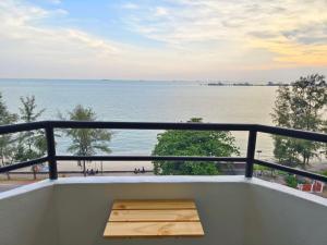 Signature Mutiara Beach Resort by Glex, Malacca (updated prices 2024)