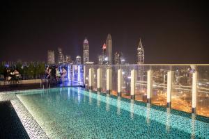 Taj Jumeirah Lakes Towers, Dubai (updated prices 2025)