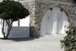 Peter Studios, Ornos (updated prices 2025)