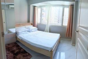 Monarch Parksuites - Balmoral Place (near NAIA, MOA, MOA Arena, DFA ...