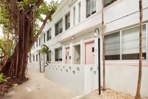 Pantera Rosa, Miami Beach (updated prices 2025)