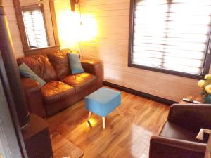 The Malvern Hills, Courtyard Cabins,Tom Cabin, Great Malvern (updated ...