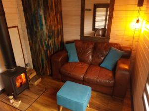 The Malvern Hills, Courtyard Cabins,Tom Cabin, Great Malvern (updated ...