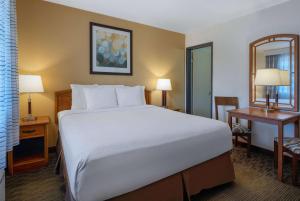 Days Inn by Wyndham Encinitas Moonlight Beach, Encinitas (updated ...