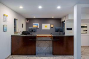 Days Inn by Wyndham Encinitas Moonlight Beach, Encinitas (updated ...