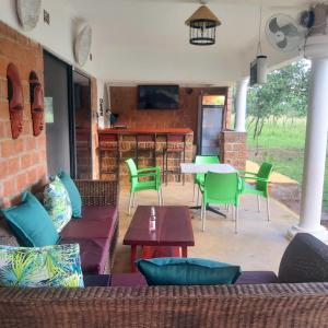 Warthog House-cozy country house, 3 Bed, Mumbwa (updated prices 2025)