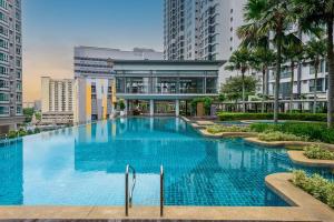 Cozy KL Sunway Velocity Residence for 1-5pax connected to MRT & Malls ...