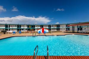 CRYSTAL PALACE RESORT, Bolivar Peninsula (updated prices 2025)