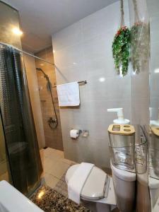 Vibrant Urban Getaway in BGC (pool view), Manila (updated prices 2025)