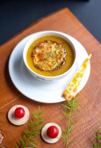 Roadies Rostel - Best Adventure Resort in Ahmedabad, Kanīj – Updated ...