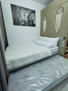 Condo in Pasay@ Breeze Residence by: Lsh Staycation, Manila (updated ...