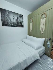 Condo in Pasay@ Breeze Residence by: Lsh Staycation, Manila (updated ...