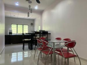 Padang Temu Near TOWN Homestay 9pax @ ExcluSuites Malacca, Malacca ...