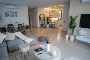 Luxury Apartment 3 Bedroom & Rooftop, Irqah Riyadh, Riyadh (updated ...