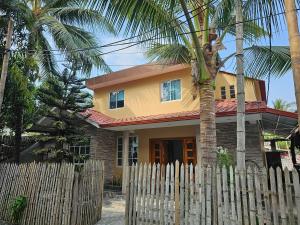 Hermosa Casa Amoblada de dos pisos, incluye cabaña km. 10.5 Vía ...