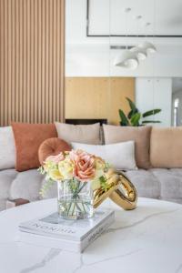 Frank Porter - Paramount, Dubai (updated prices 2026)