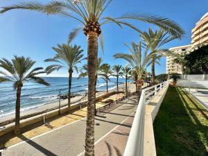 Seaside Oasis with Mountain Views - EaW Homes, Marbella (updated prices ...