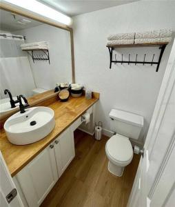 Universal-Disney Dream Studio 2 - The Enclave, Orlando (updated prices ...