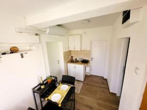 Dvor, Donja Toponica (updated prices 2025)