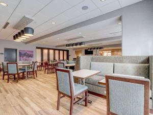 Hampton Inn & Suites Cincinnati Midtown Rookwood, Cincinnati (updated ...