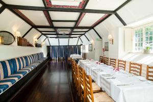 The Acorn Inn, Evershot (updated prices 2025)