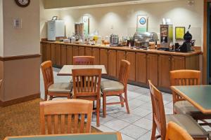 Country Inn & Suites by Radisson, Lansing, MI, Lansing (updated prices ...