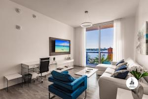 Bnb Hyperion - 2BR Condo w Balcony - Rooftop Pool, Hollywood – Updated ...