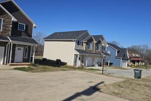 Gorgeous 3 BR Home with Cable TV in all rooms & free Wi-Fi, Concord ...