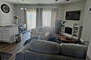 Gorgeous 3 BR Home with Cable TV in all rooms & free Wi-Fi, Concord ...