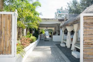 Costas De Liwa Bar & Beach Resort, Zambales (updated prices 2025)