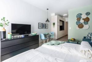 Tranquil Oasis at Corvin Promenade - 010, Budapest (updated prices 2025)