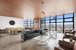 Downtown Apartment with Balcony City View, Gym & Lounge, Tijuana ...