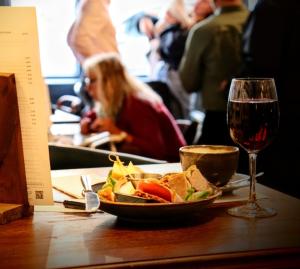 George Hotel & Granary, Frome (updated prices 2025)