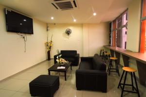 Max Inn Hotel, Parit Raja (updated prices 2025)
