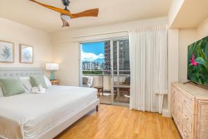 Upscale 2BR & 2BA Ocean View in Waikiki with Parking!, Honolulu ...