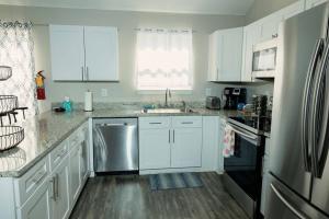 Happy Beach House in Biloxi, Biloxi (updated prices 2025)